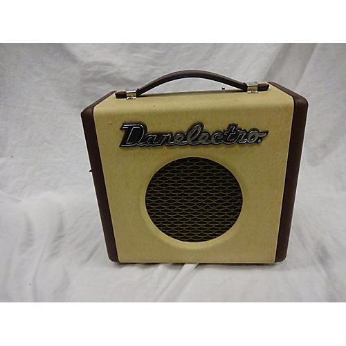 Used Danelectro DIRTY THIRTY Battery Powered Amp | Guitar Center Used Danelectro DIRTY THIRTY Battery Powered Amp | Guitar Center