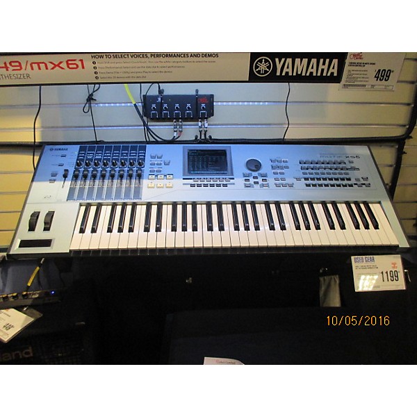 Used Motif XS6 61 Key Keyboard Workstation | Guitar Center