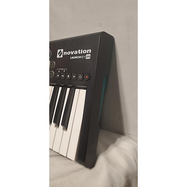 Used Novation Launchkey 25 Key MIDI Controller | Guitar Center