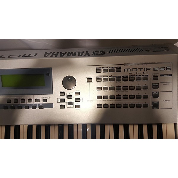 Used Yamaha Motif ES6 61 Key Keyboard Workstation | Guitar Center