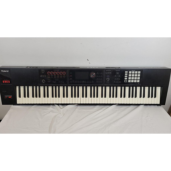 Used Roland FA08 Keyboard Workstation | Guitar Center