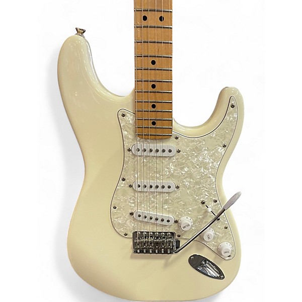 Used Fender Used 2013 Fender Roadhouse Stratocaster Antique White Solid ...