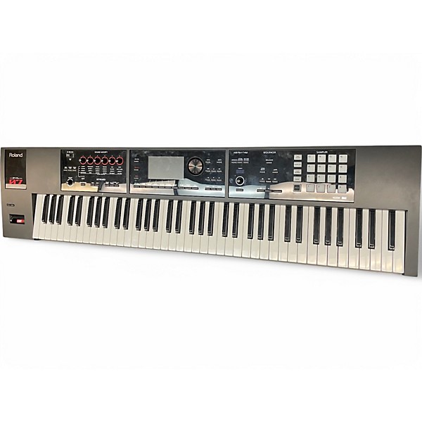 Used Roland Used Roland Fantom 07 Keyboard Workstation | Guitar Center