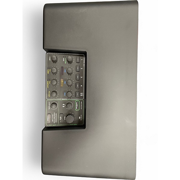 Used Mackie Used Mackie SHOWBOX Powered Speaker | Guitar Center Used Mackie Used Mackie SHOWBOX Powered Speaker | Guitar Center