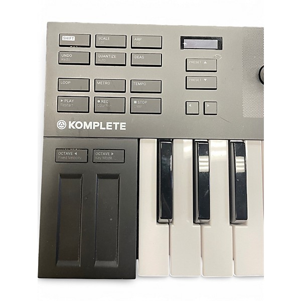 Used Native Instruments Used Native Instruments Komplete Kontrol M32 MIDI Controller | Guitar Center