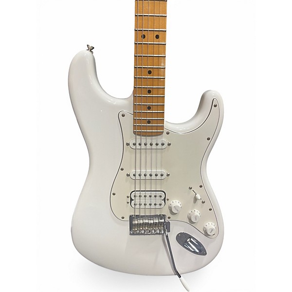 Used Fender Used Fender Player Stratocaster HSS Alpine White Solid Body ...
