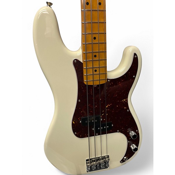 Used Fender Used Fender American Professional Precision Bass White ...