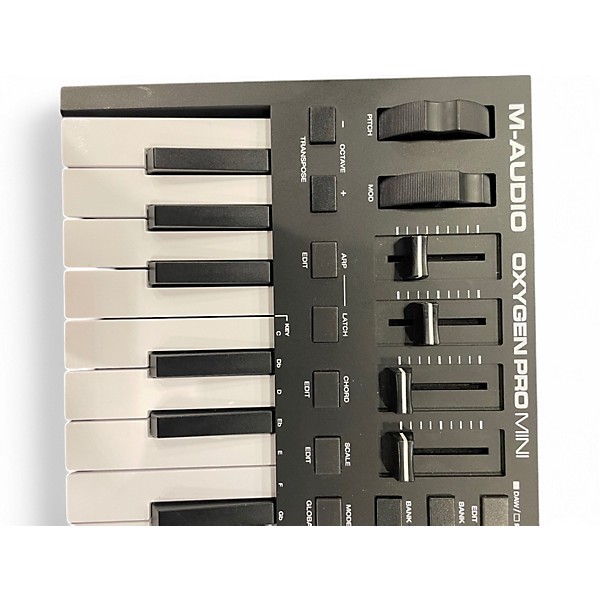 Used M-Audio Used M-Audio OXYGEN PRO MINI MIDI Controller | Guitar Center