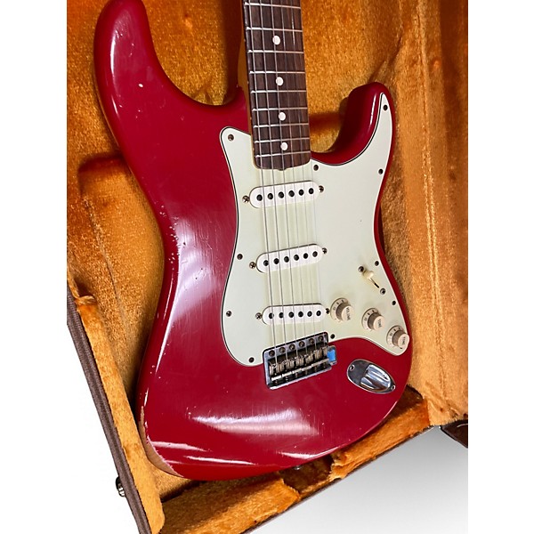 Used Fender Used Fender 1963 Relic Stratocaster Dakota Red Solid Body Electric Guitar Dakota Red ...