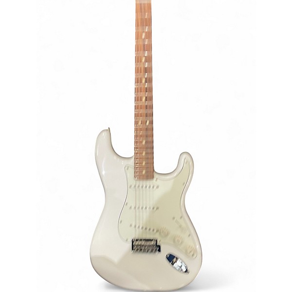 Used Fender Player Stratocaster Alpine White Solid Body Electric Guitar ...