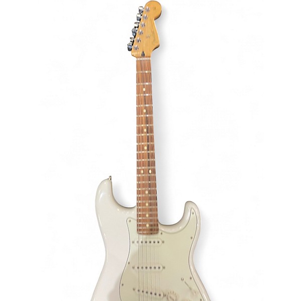 Used Fender Player Stratocaster Alpine White Solid Body Electric Guitar ...