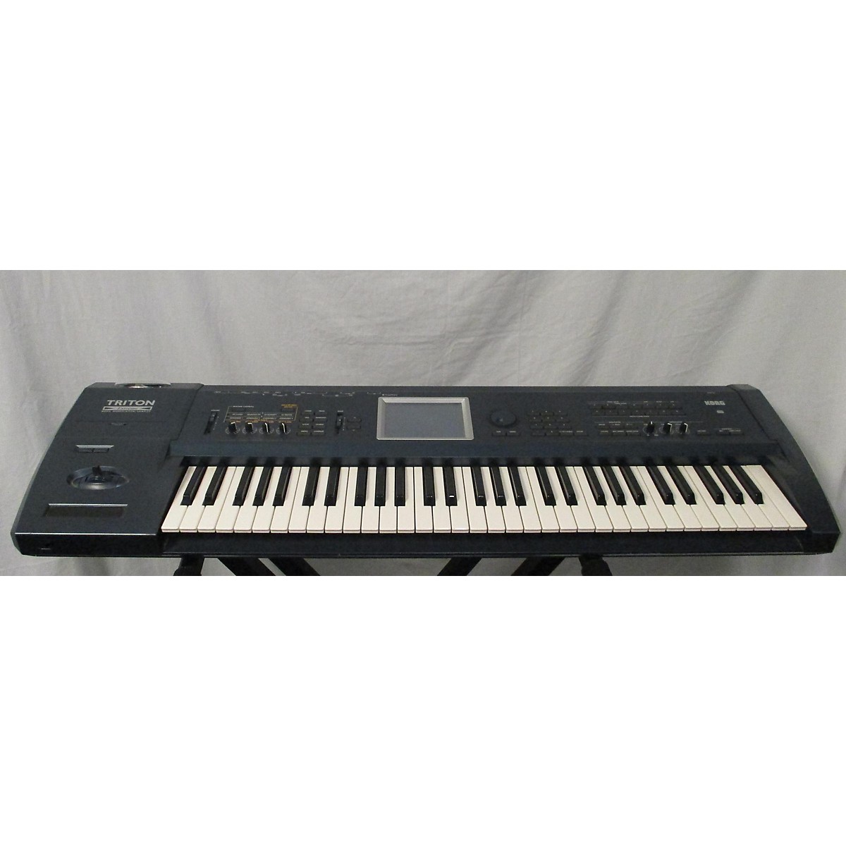 Used Korg Triton Extreme 61 Key Keyboard Workstation | Guitar Center